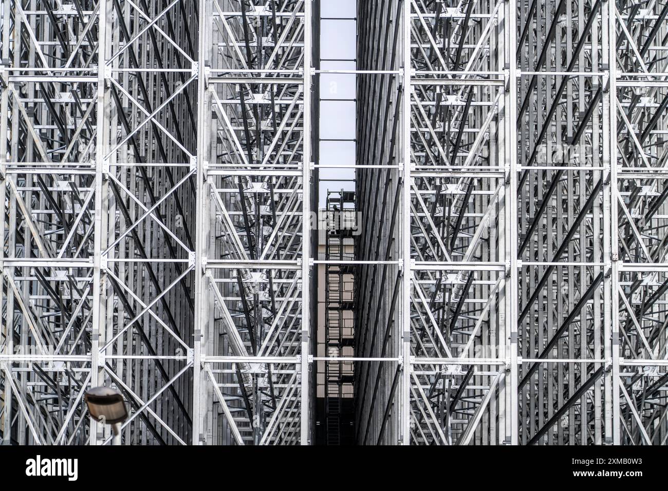 Construction of a high-bay warehouse, storage system for high space ...