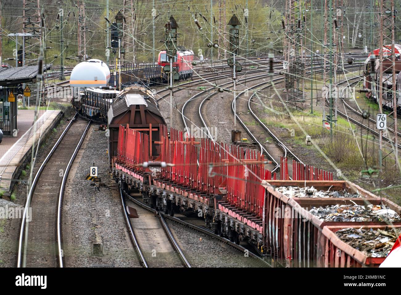 Goods train changing track at the Hagen-Vorhalle marshalling yard, one ...