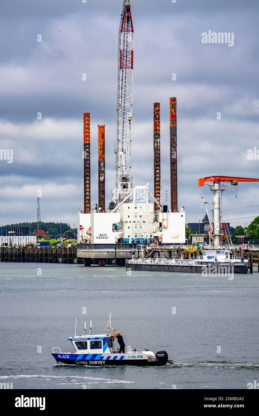 The jack-up platform, JB119, working platform, e.g. for the ...