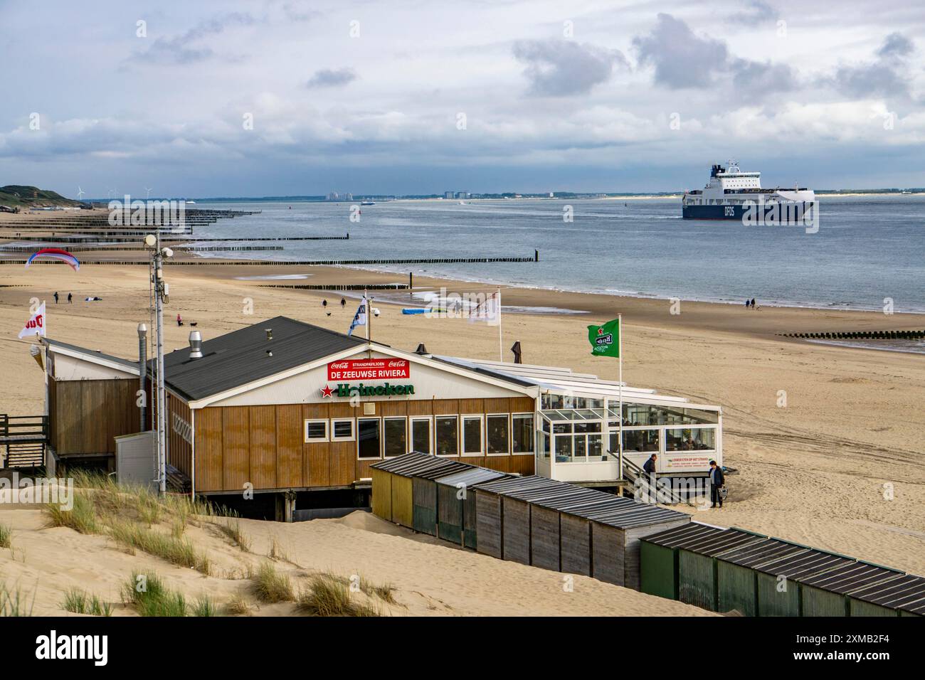 Beach restaurant, Strandpaviljoen De Zeeuwse Riviera, on the North Sea ...
