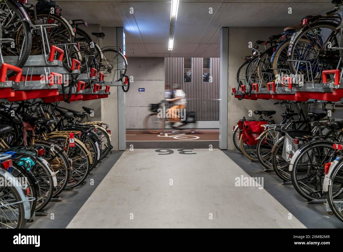 Bicycle car park at Utrecht Centraal railway station, Stationsplein, 3 ...