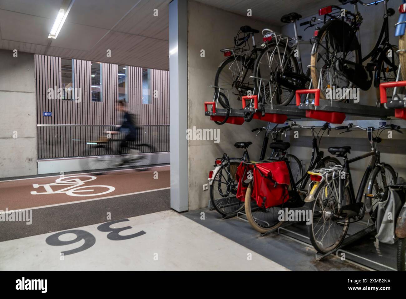 Bicycle car park at Utrecht Centraal railway station, Stationsplein, 3 ...