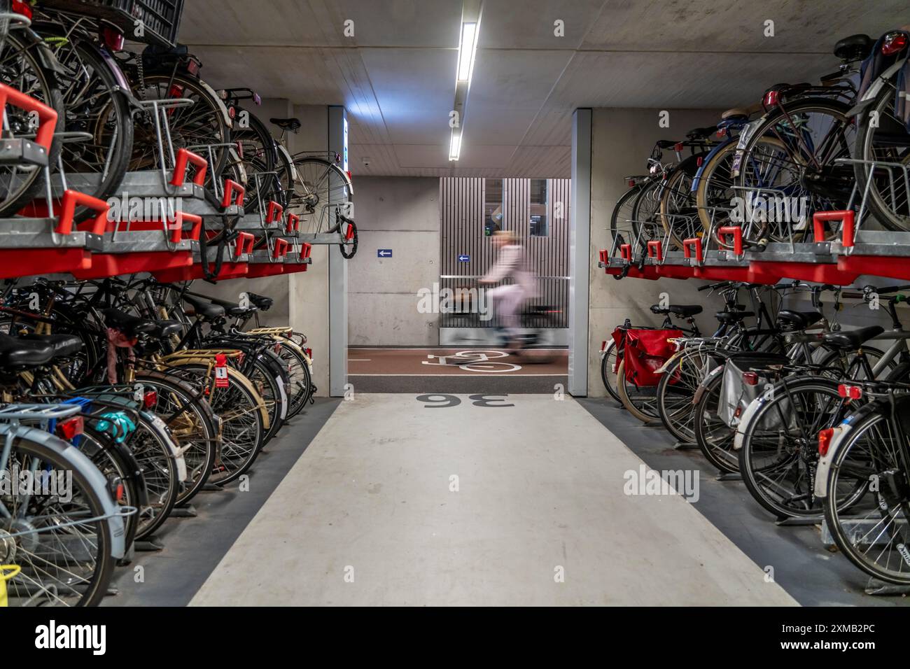 Bicycle car park at Utrecht Centraal railway station, Stationsplein, 3 underground levels, over ...