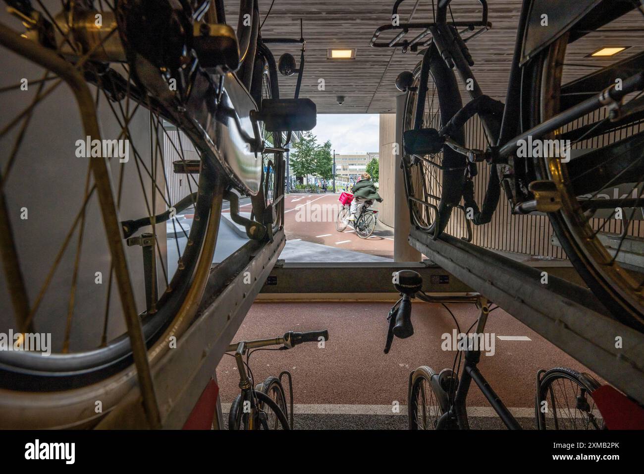 Bicycle car park at Utrecht Centraal railway station, Stationsplein, 3 ...