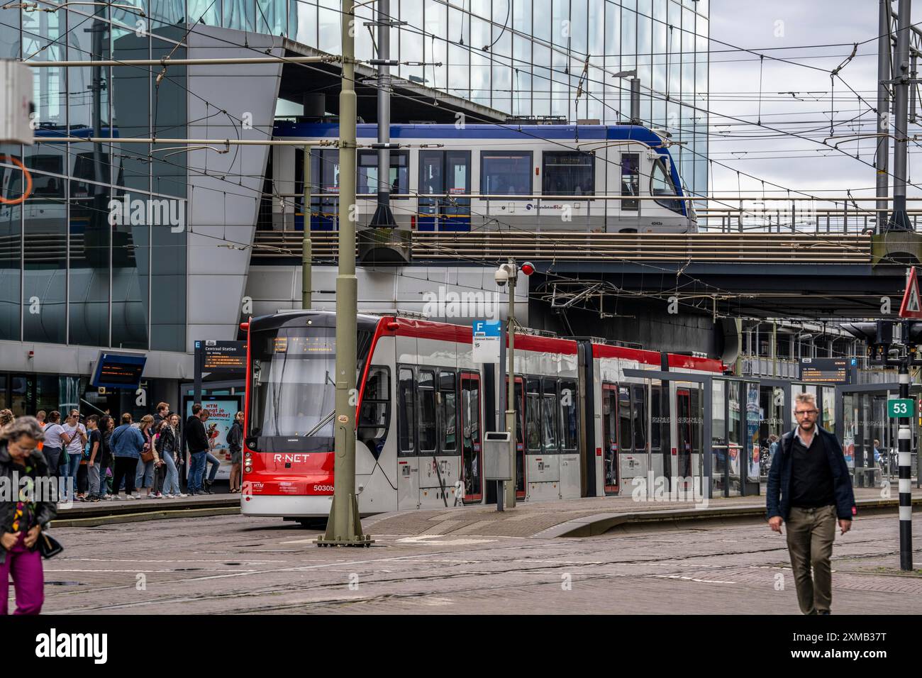 Public transport connections to The Hague Central Station, Centraal ...