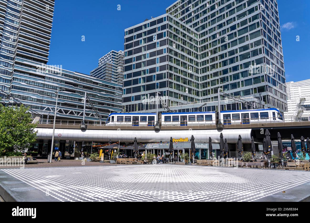 Public transport connections at The Hague Central Station, Centraal ...