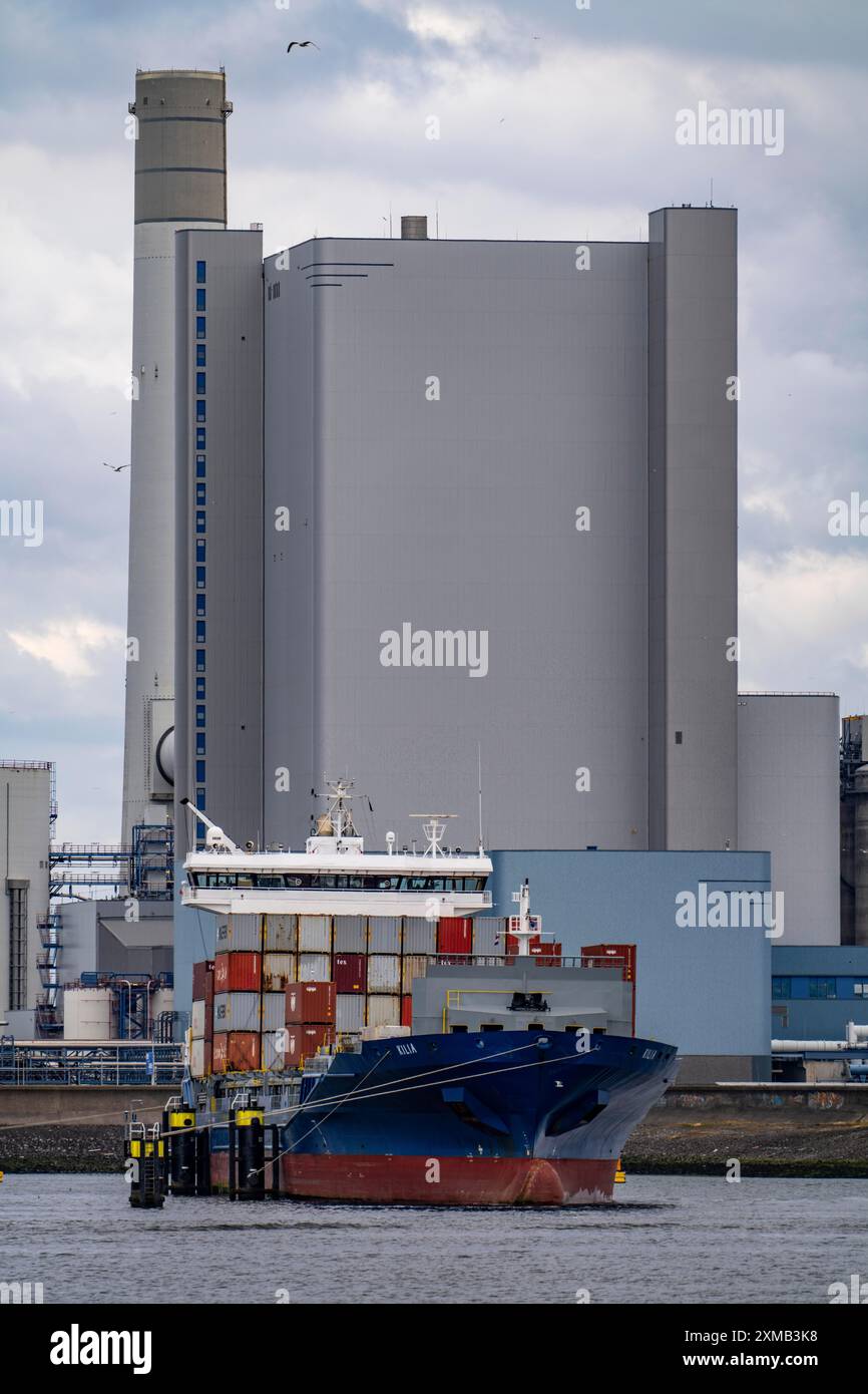 Uniper Benelux coal-fired power plant, in the seaport of Rotterdam ...