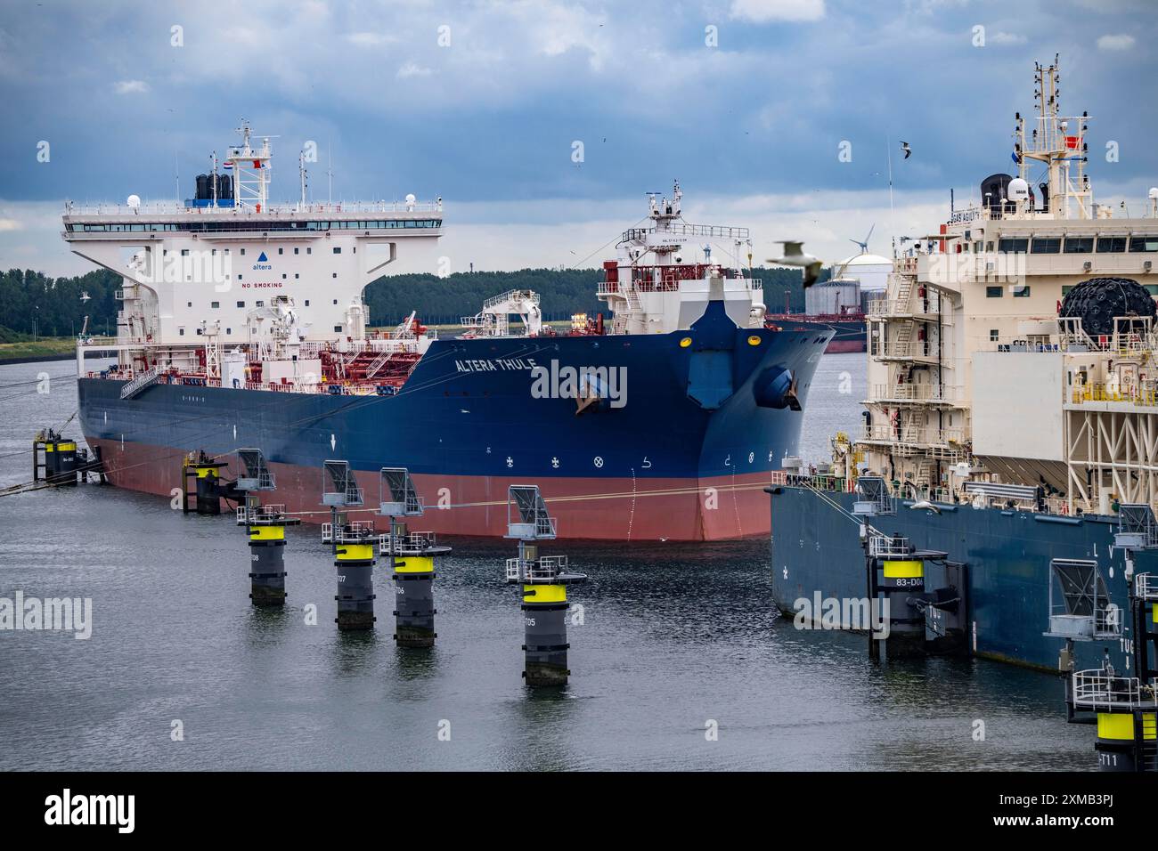 Tankers, in the petroleum harbour, seaport of Rotterdam, Maasvlakte ...