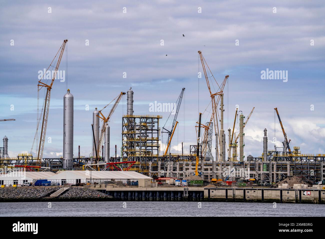 New building, construction site, of a bio-refinery of the Finnish oil ...