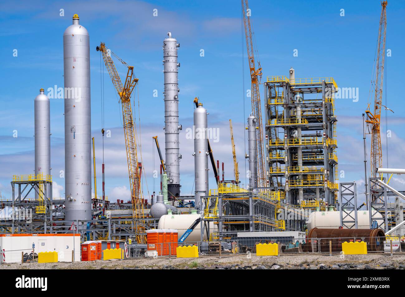 New building, construction site, of a bio-refinery of the Finnish oil ...