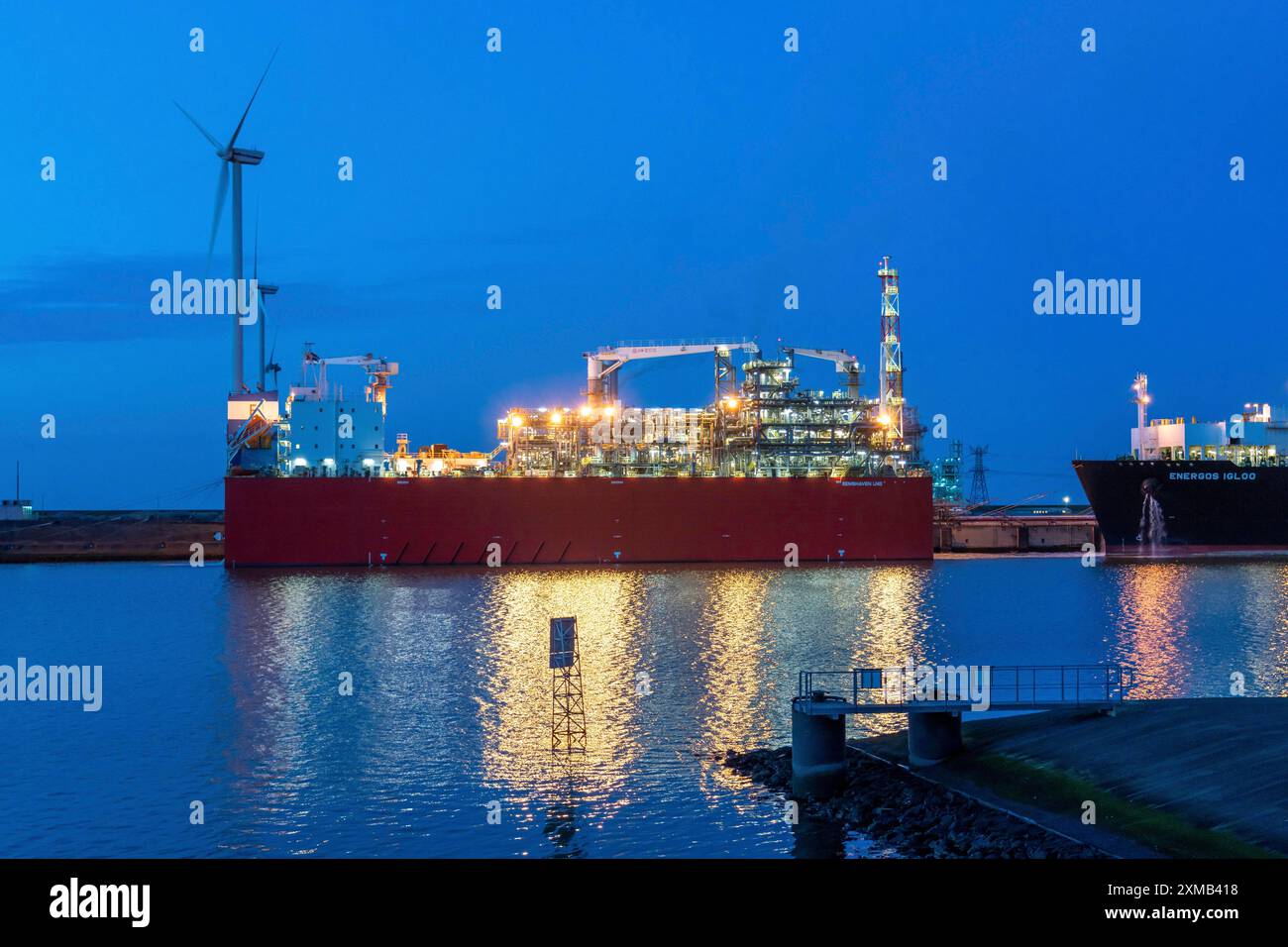 Floating gas storage hi-res stock photography and images - Alamy