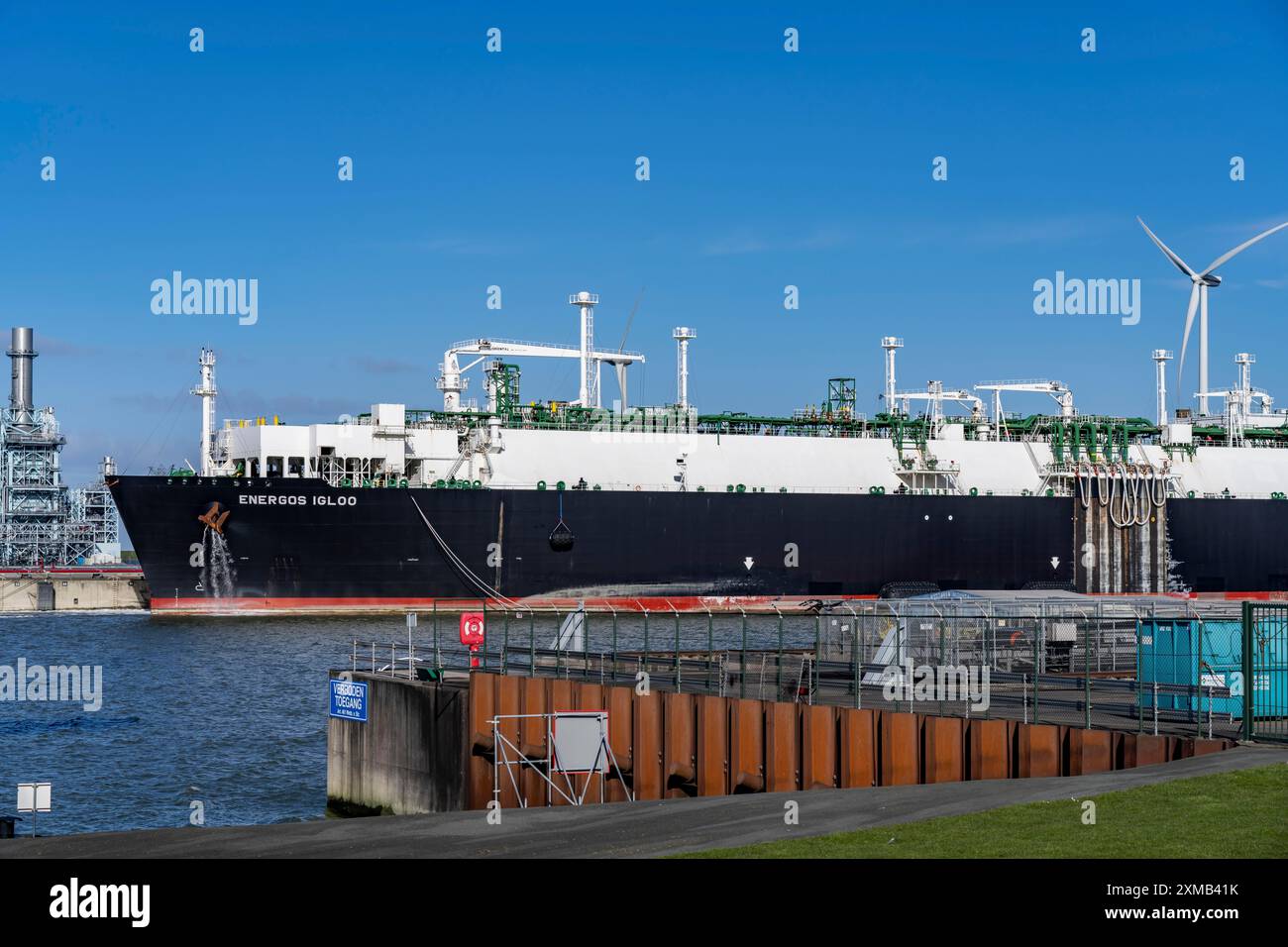 EemsEnergyTerminal, floating LNG terminal in the seaport of Eemshaven ...