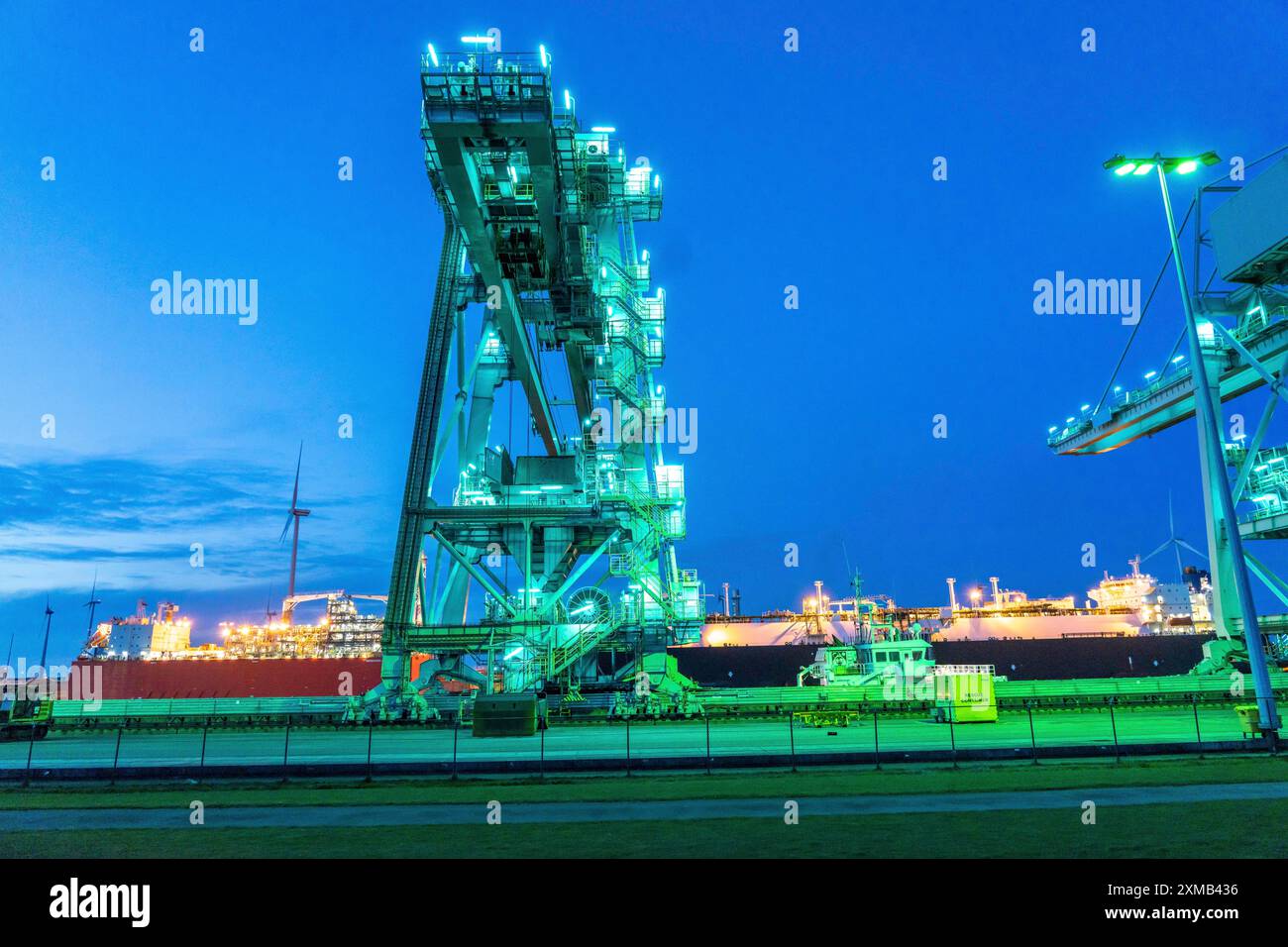 EemsEnergyTerminal, floating LNG terminal in the seaport of Eemshaven ...
