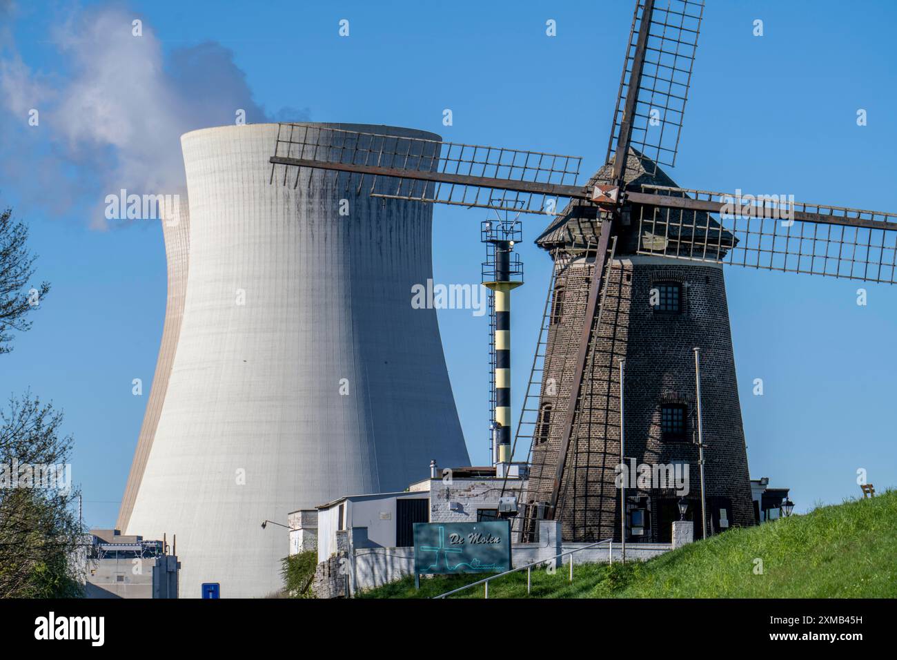 The Doel nuclear power plant on the Scheldt, one of two nuclear power ...