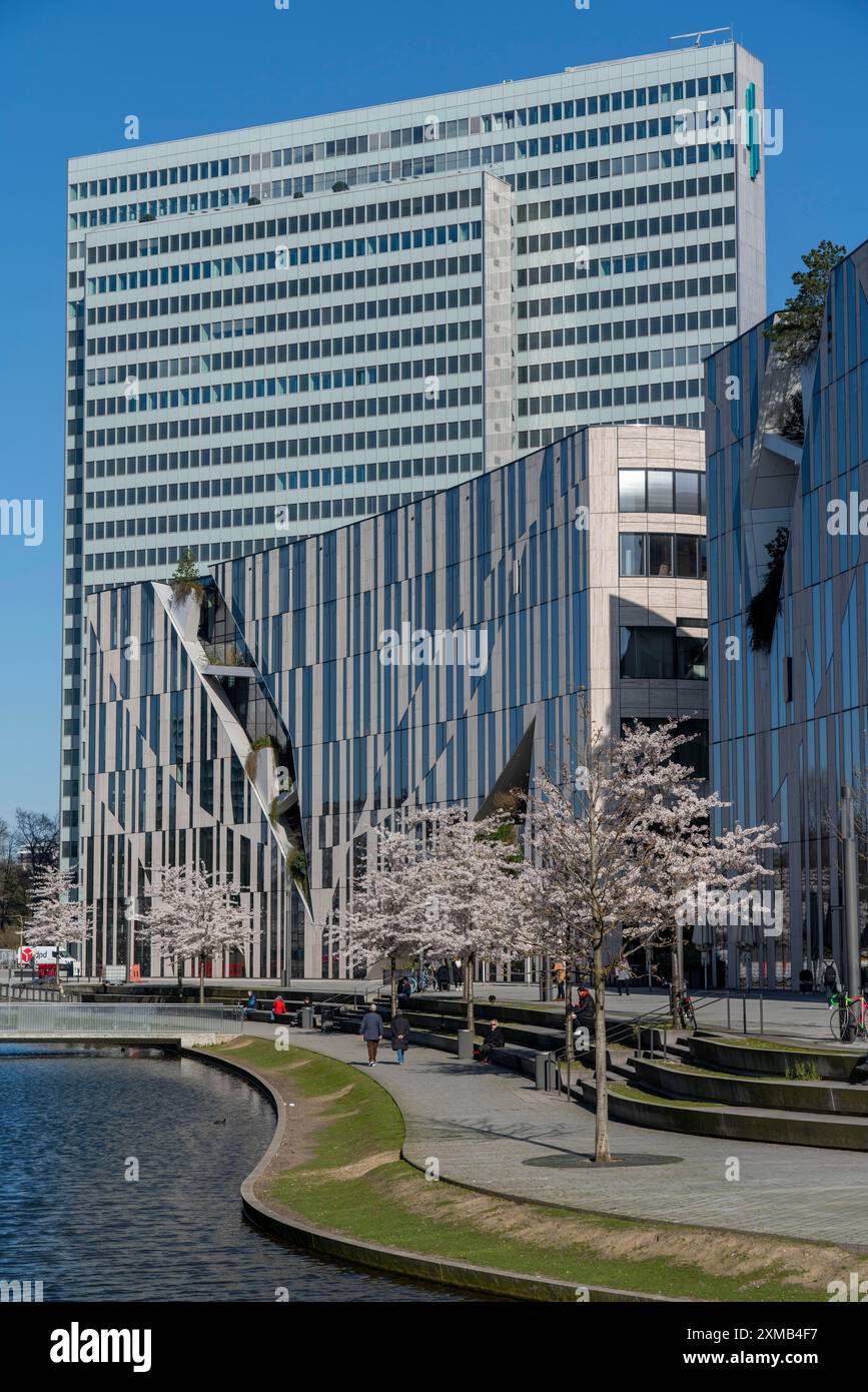 Koe-Bogen building, shops, restaurants and offices, at the Hofgarten ...