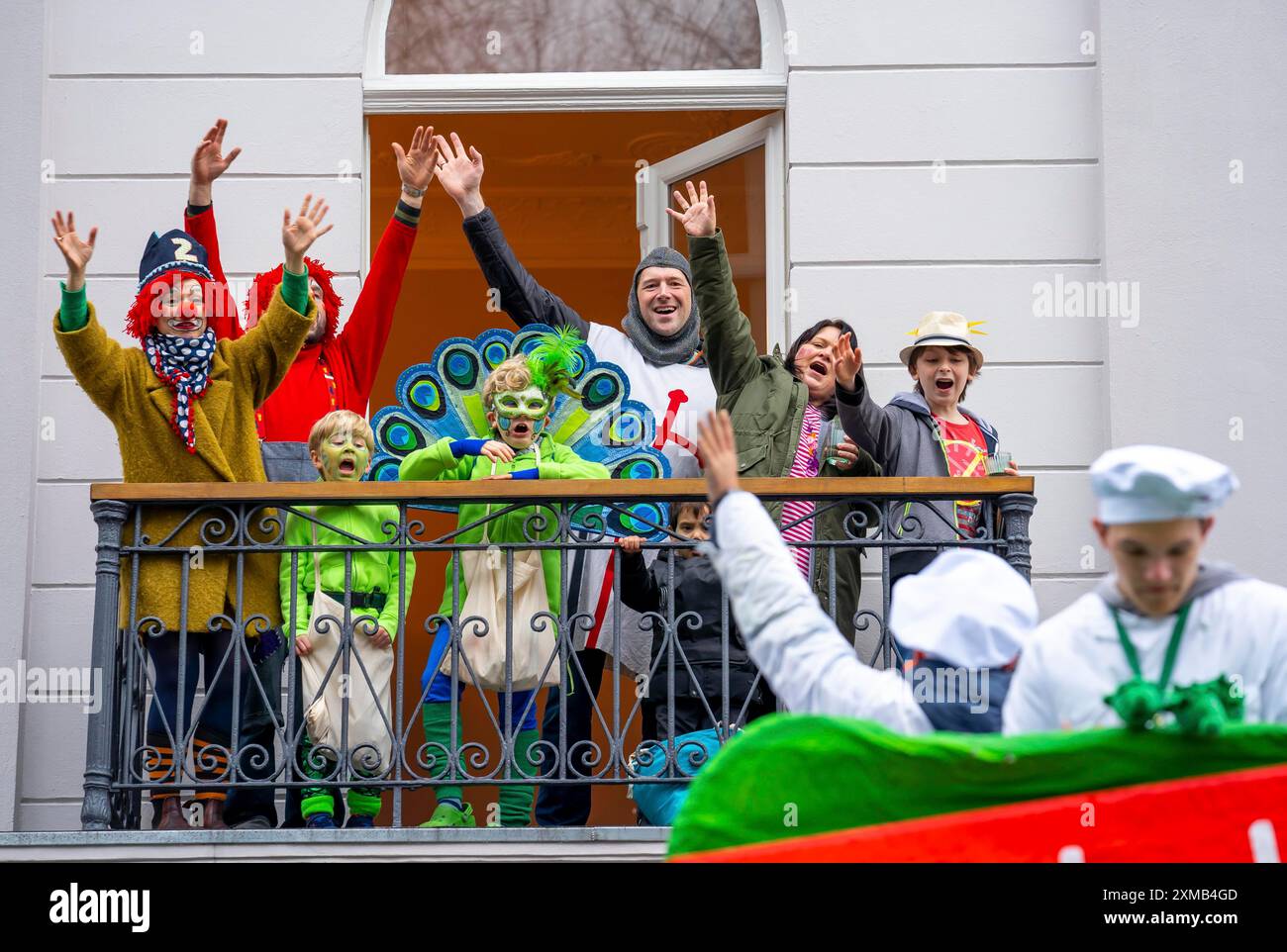 Rose Monday parade in Duesseldorf, street carnival, residents celebrate ...