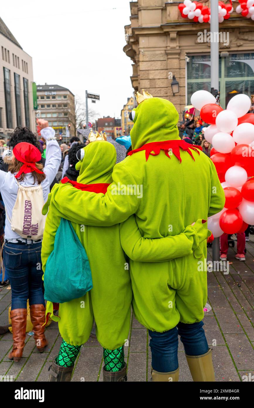 Rose Monday parade in Duesseldorf, street carnival Stock Photo - Alamy