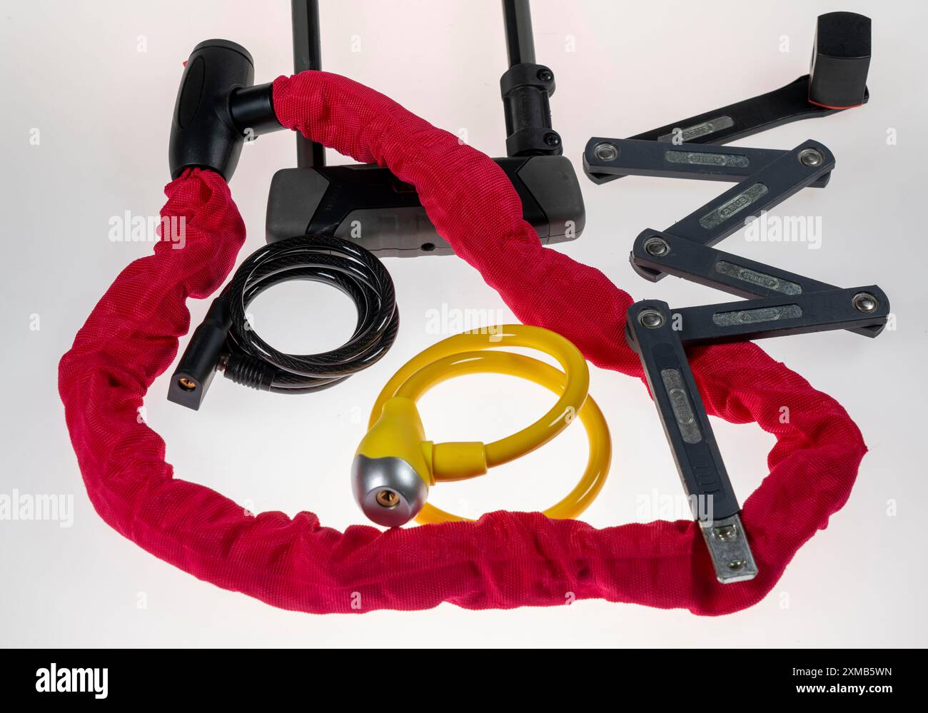 Chain lock hi-res stock photography and images - Alamy