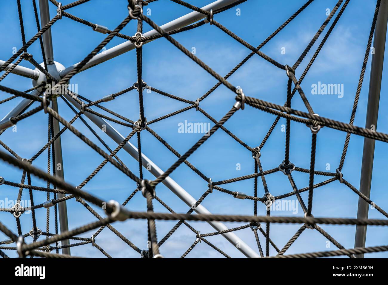Climbing frame, climbing pyramid, symbolic image network, networking ...