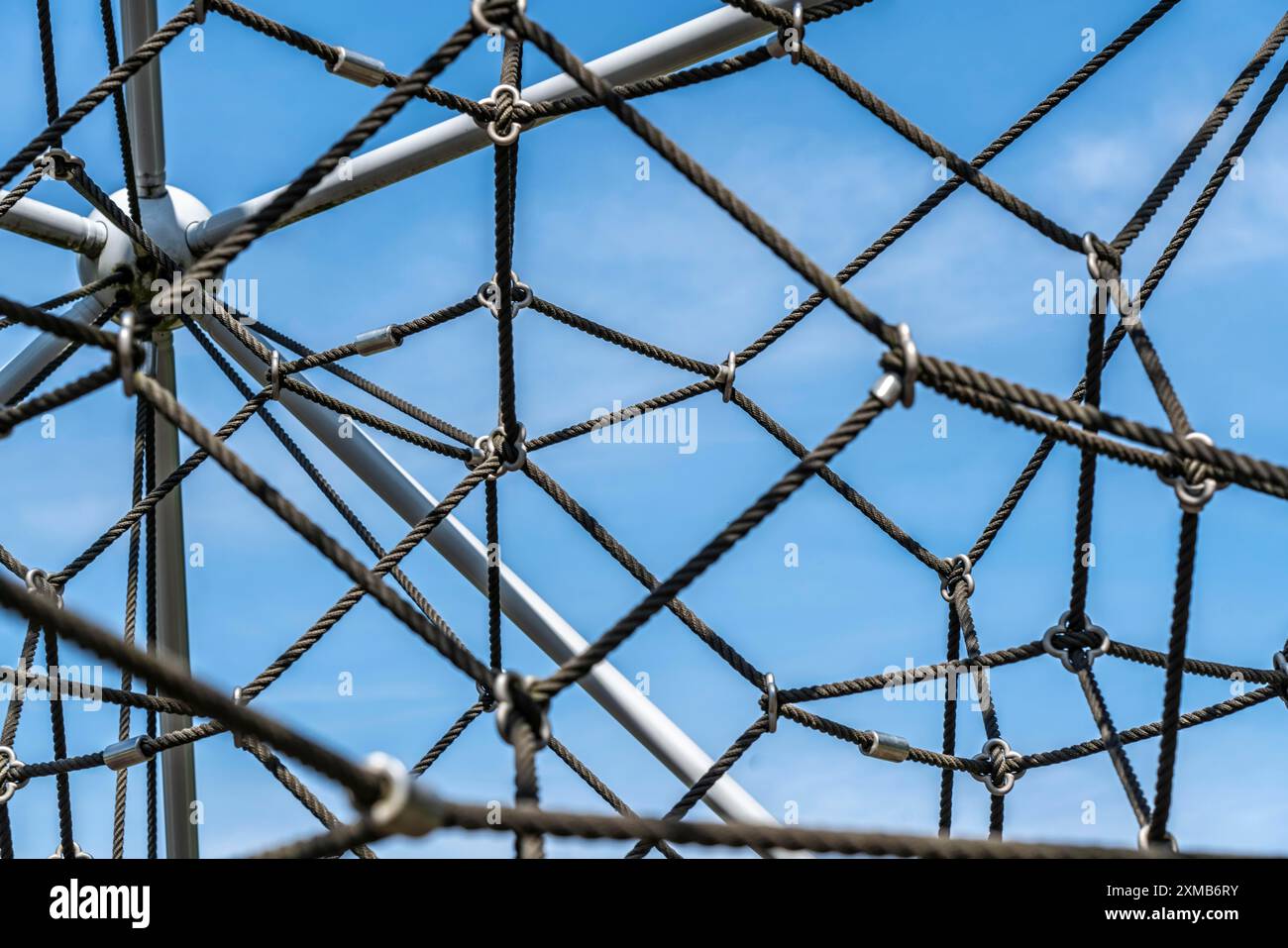 Climbing frame, climbing pyramid, symbolic image network, networking ...