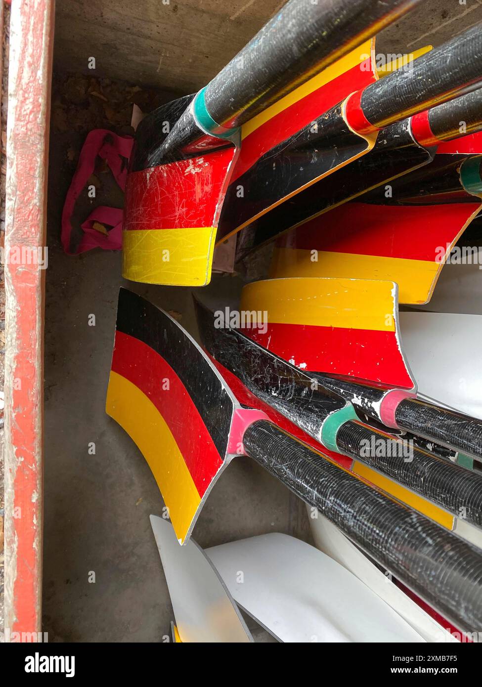 Rudder blades, tiller, in the German national colours, black red gold ...