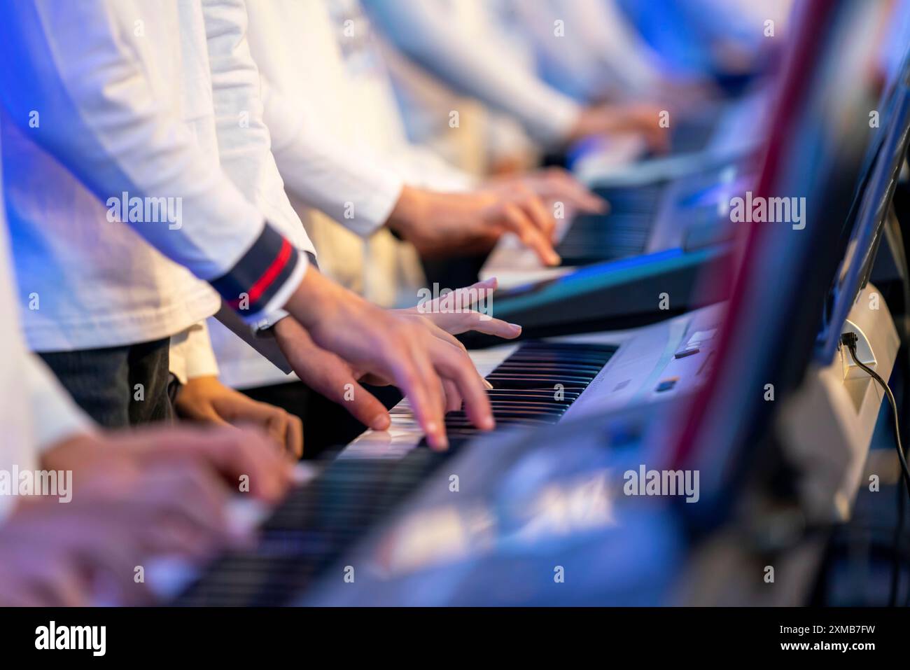 Music people chair hi-res stock photography and images - Alamy
