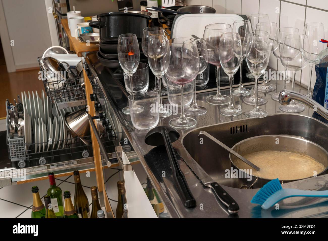Cleaned kitchen sink hi-res stock photography and images - Alamy