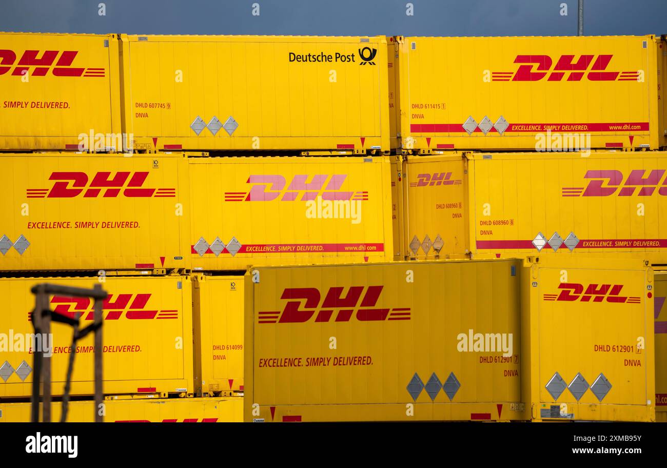 DHL, Deutsche Post, parcel centre, warehouse for freight containers ...