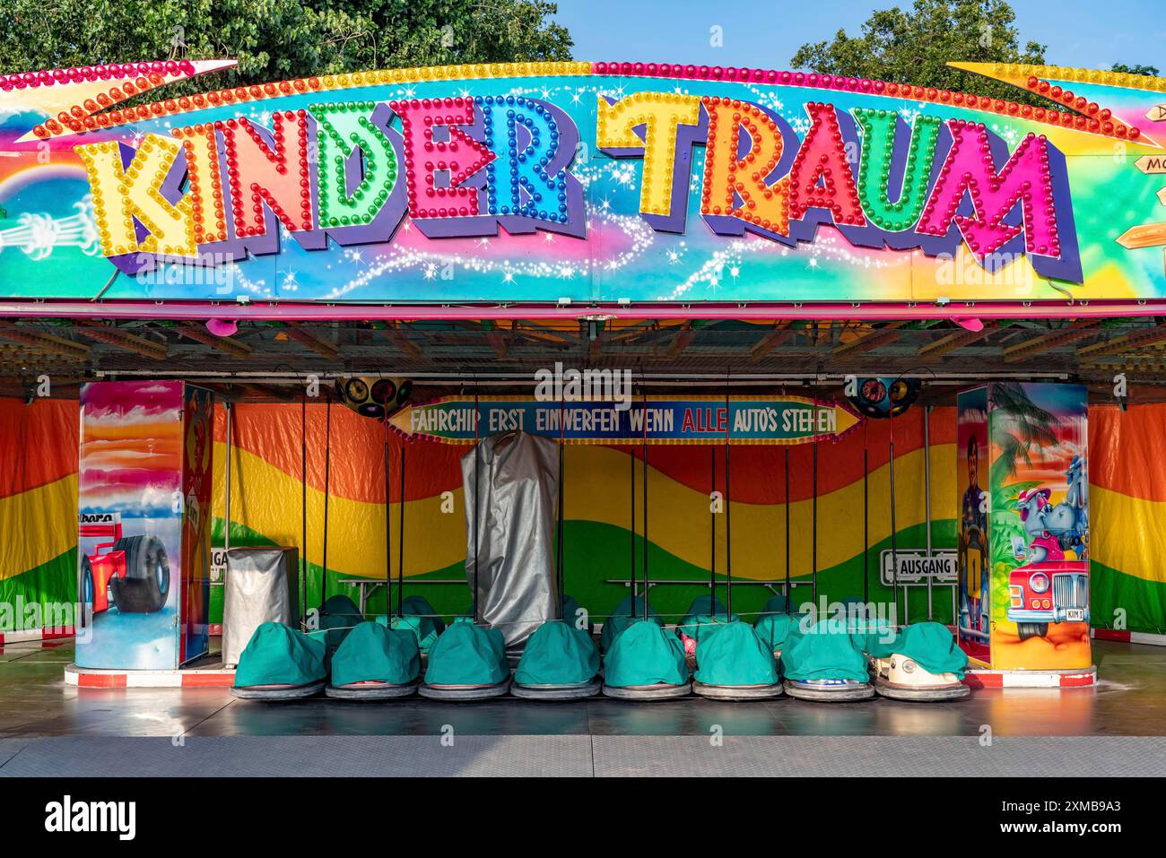 Children's bumper cars, Happy Colonia funfair, Corona-compliant funfair ...