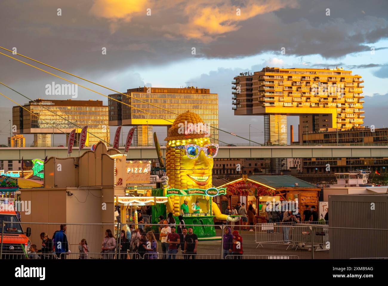 Happy Colonia funfair, Corona-compliant funfair at the Deutzer Werft ...