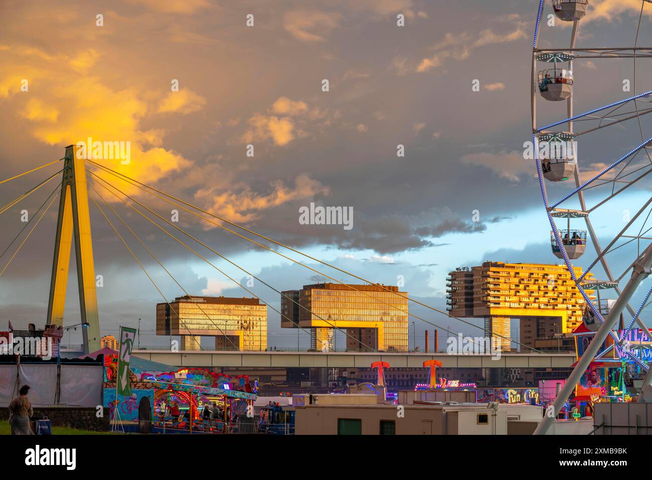 Happy Colonia funfair, Corona-compliant funfair at the Deutzer Werft ...