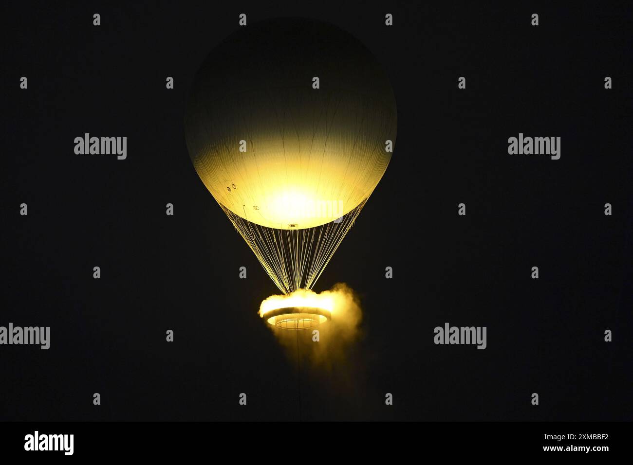 Olympic games opening ceremony flame hi-res stock photography and ...