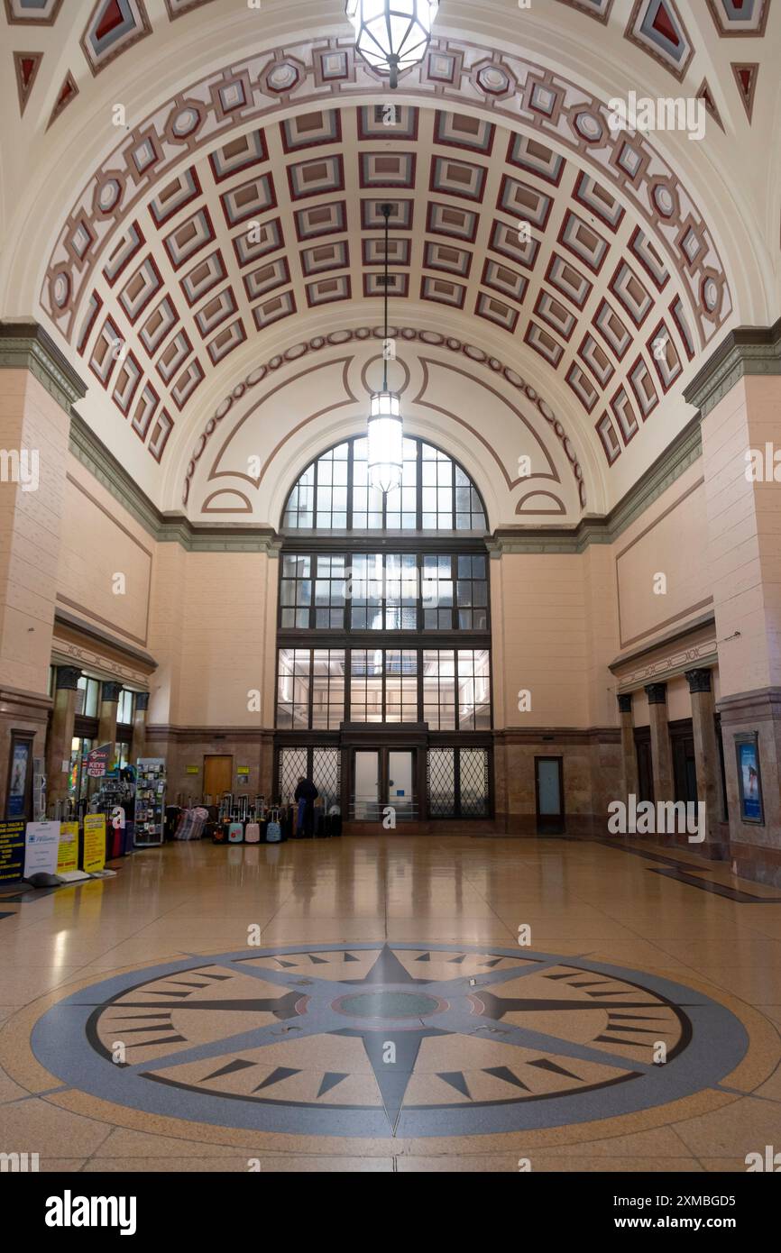 Wellington railway station, entrance hall, Wellington. North Island ...