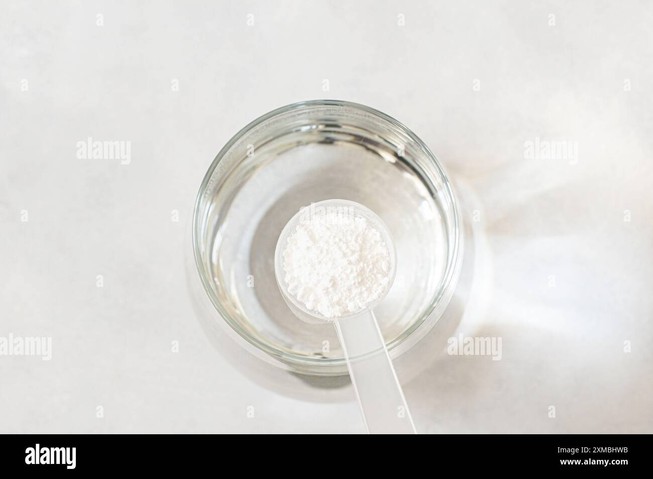 Magnesium oxide powder hi-res stock photography and images - Alamy