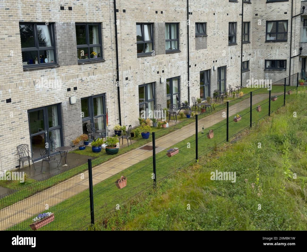 Modern high rise flats at new development Stock Photo - Alamy