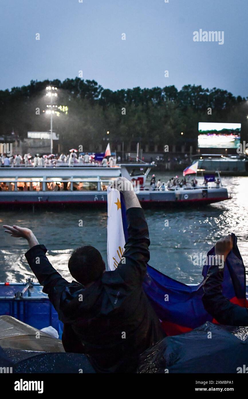 Paris, France. 26th July, 2024. Fans attend and cheer the athletes ...