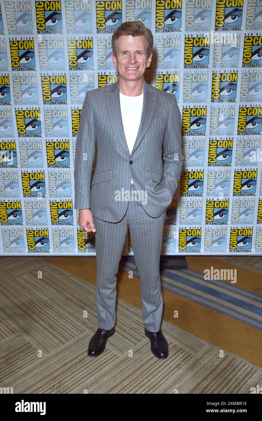 Charles Edwards beim Photocall zur 2. Staffel der Amazon Prime Video ...