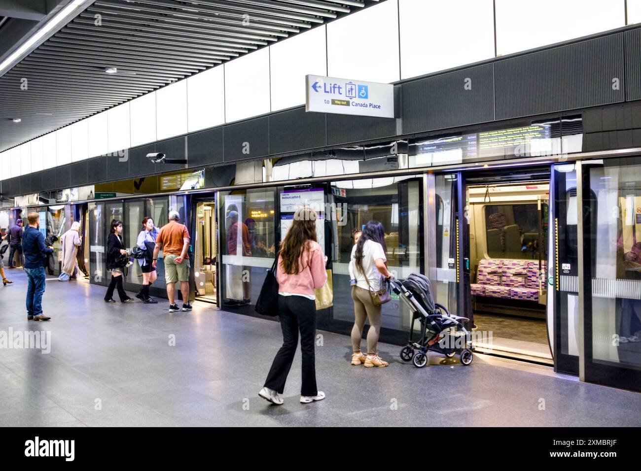Canary Wharf Station, Elizabeth Line, Canary Wharf, Borough Of Tower ...