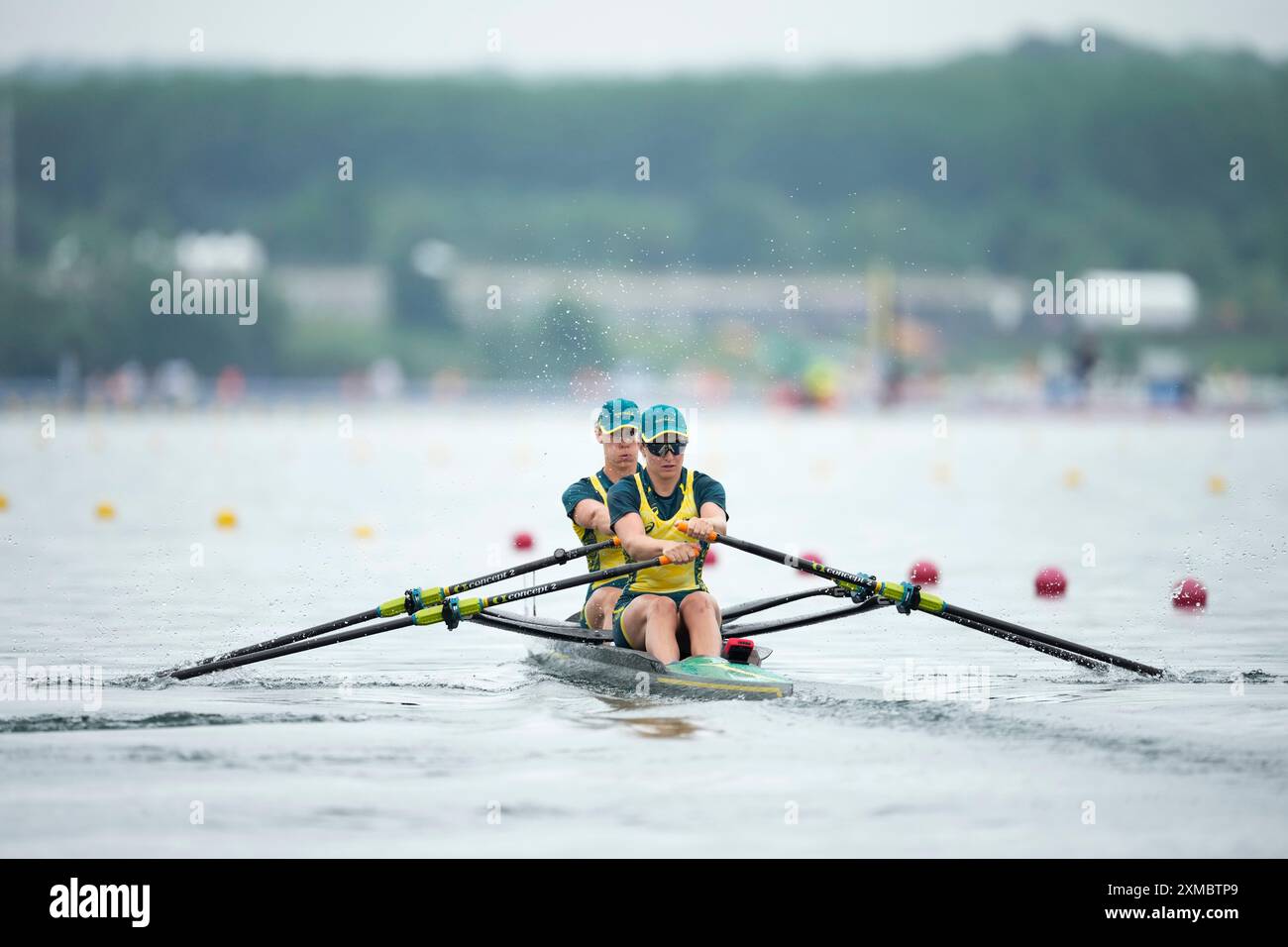 Australia's Amanda Bateman and Harriet Hudson compete during the women ...