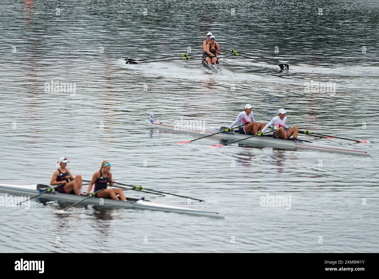New Zealand's Brooke Francis and Lucy Spoors, top, and others rest ...