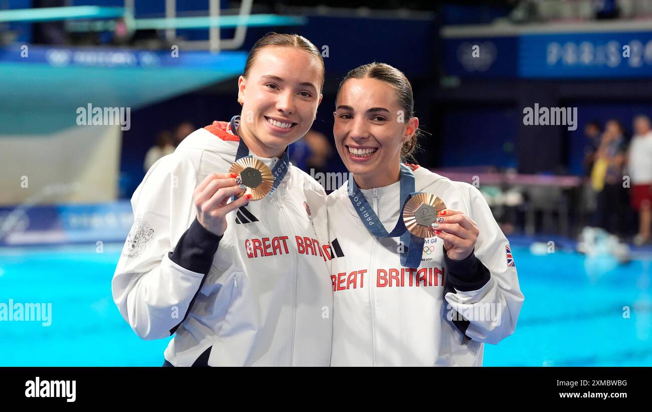 Britain's Yasmin Harper and Scarlett Mew Jensen hold their bronze medal ...