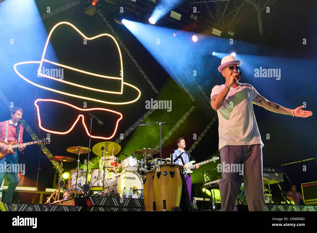 Jan Delay & Disko No. 1 live bei einem Konzert der Best of 25 Years ...