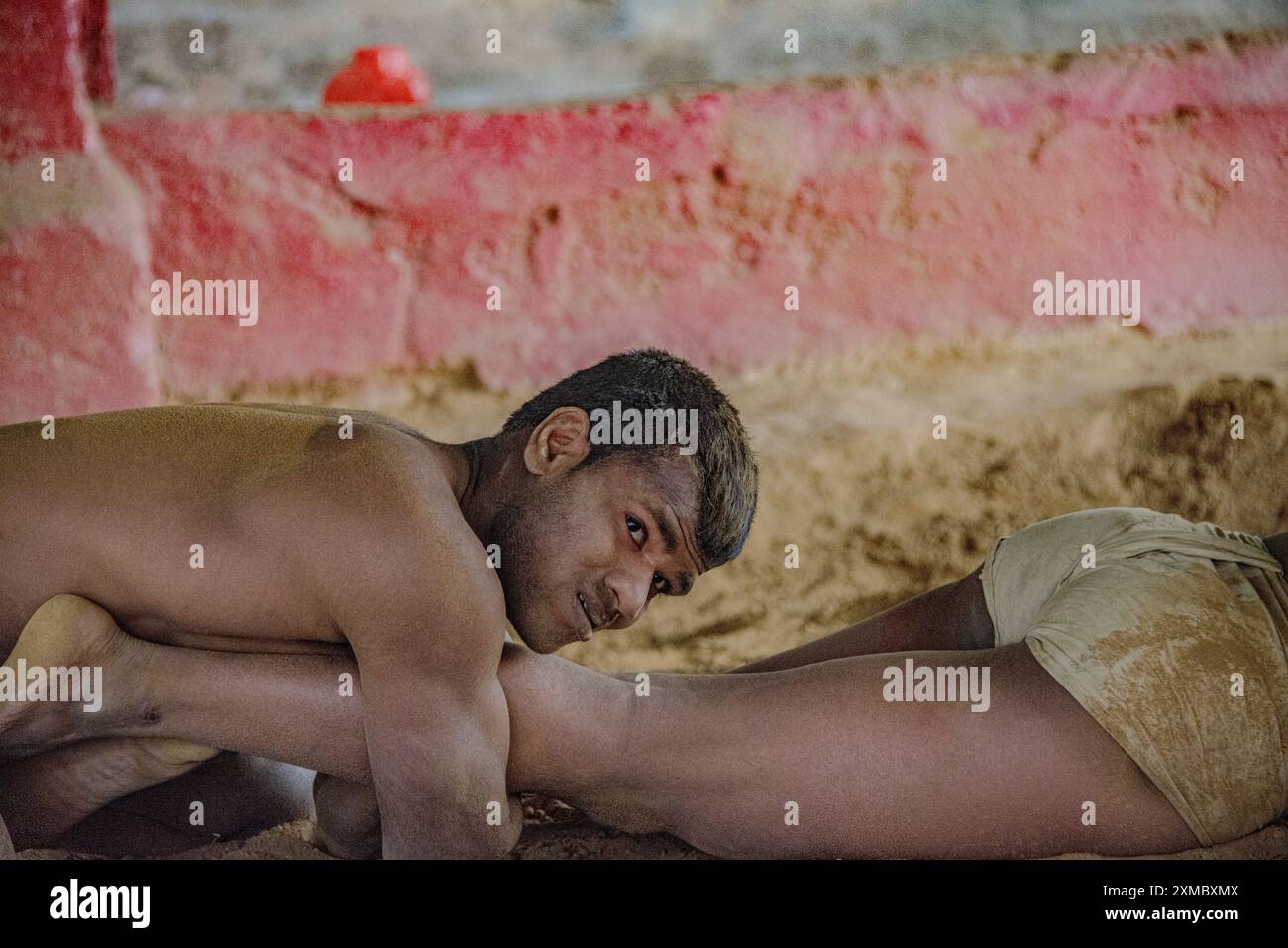 Kushti Pahlawani Wrestlers Stock Photo - Alamy