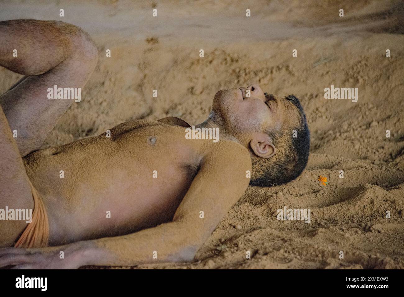 Kushti Pahlawani Wrestlers Stock Photo - Alamy