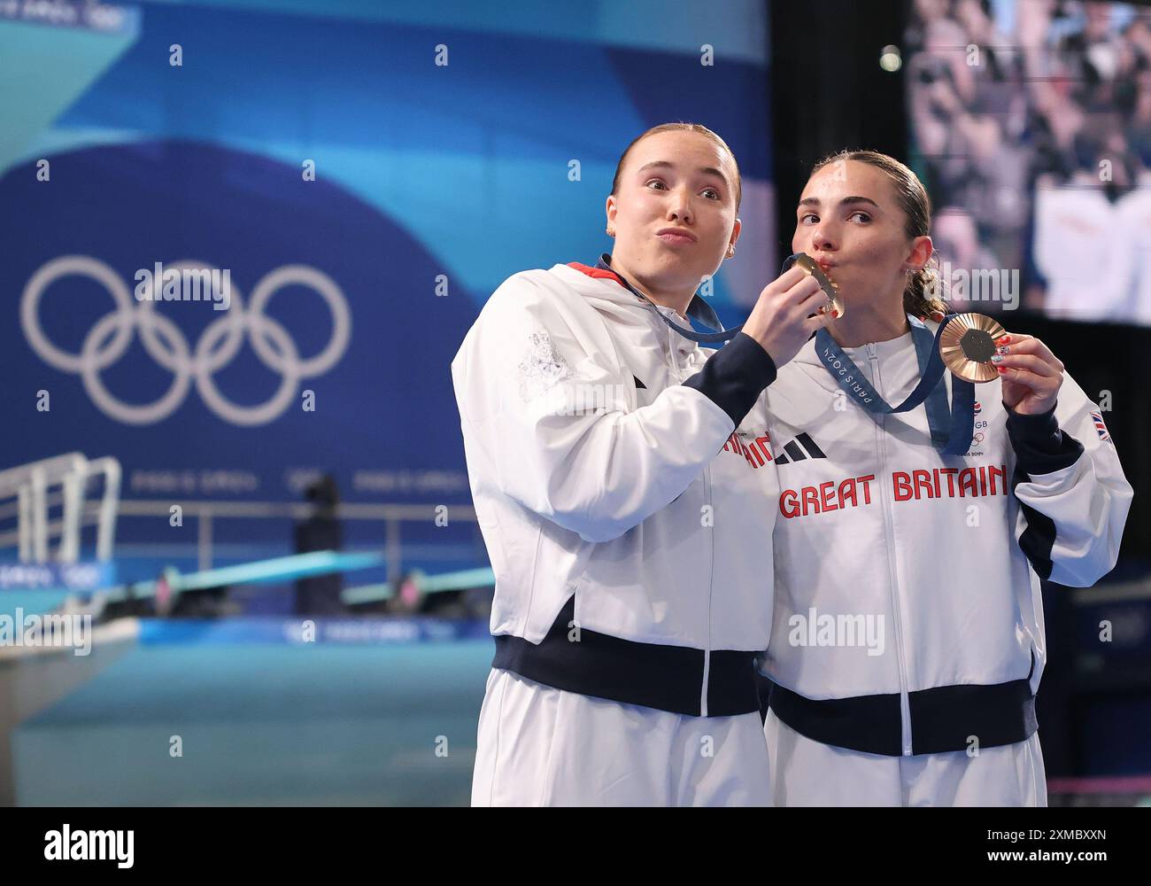 Saint Denis, France. 27th July, 2024. Bronze medalists Yasmin Harper (L ...