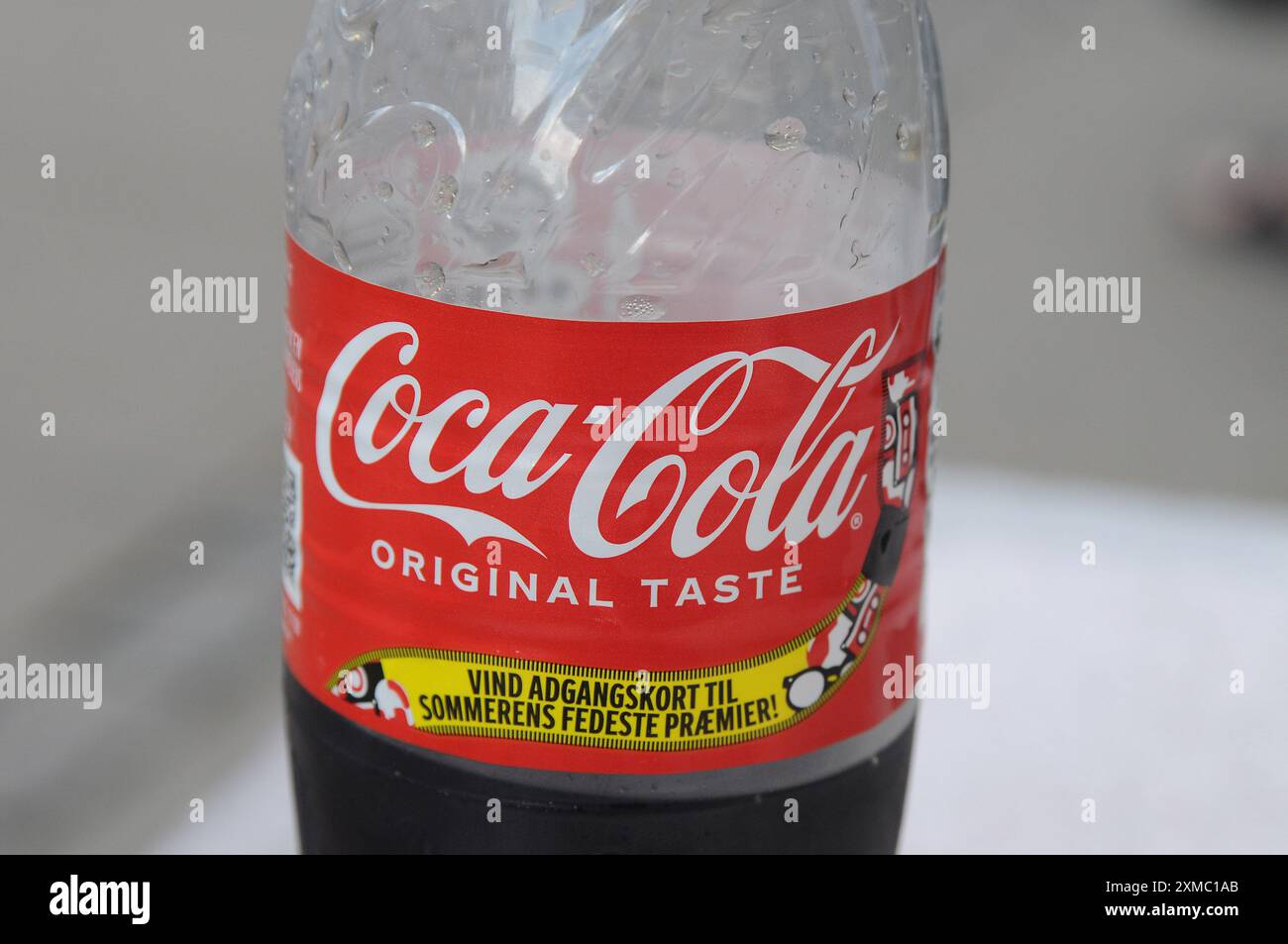 Empty coke bottle plastic hi-res stock photography and images - Alamy