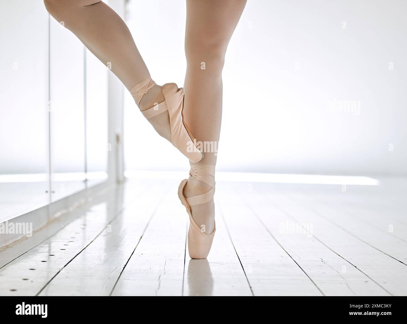 Girl learning classical ballet hi-res stock photography and images - Alamy