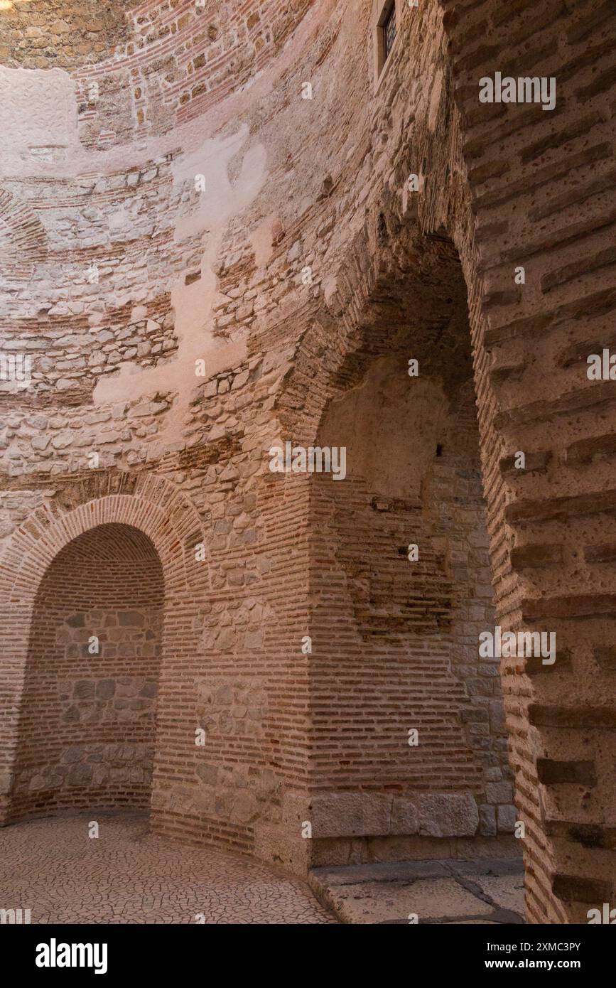 Vestibule diocletians palace hi-res stock photography and images - Alamy