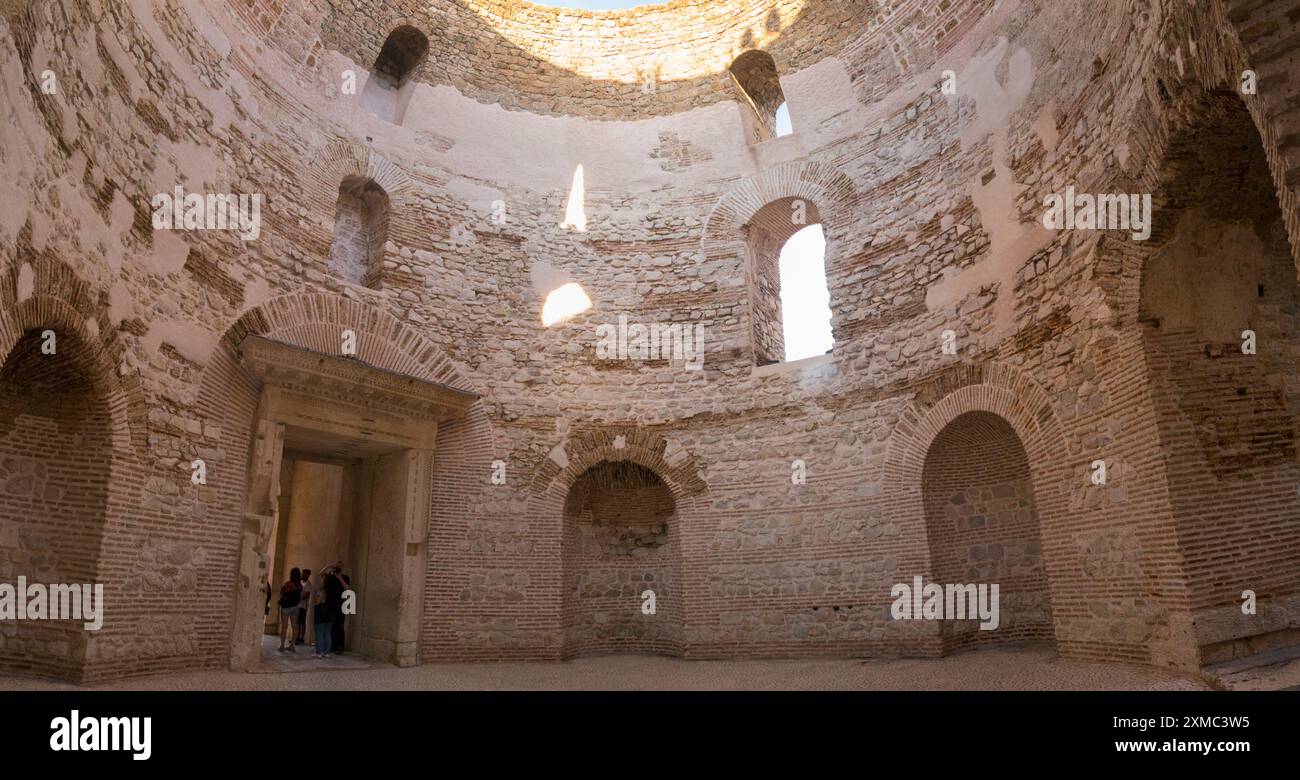 Diocletian palace vestibule hi-res stock photography and images - Alamy
