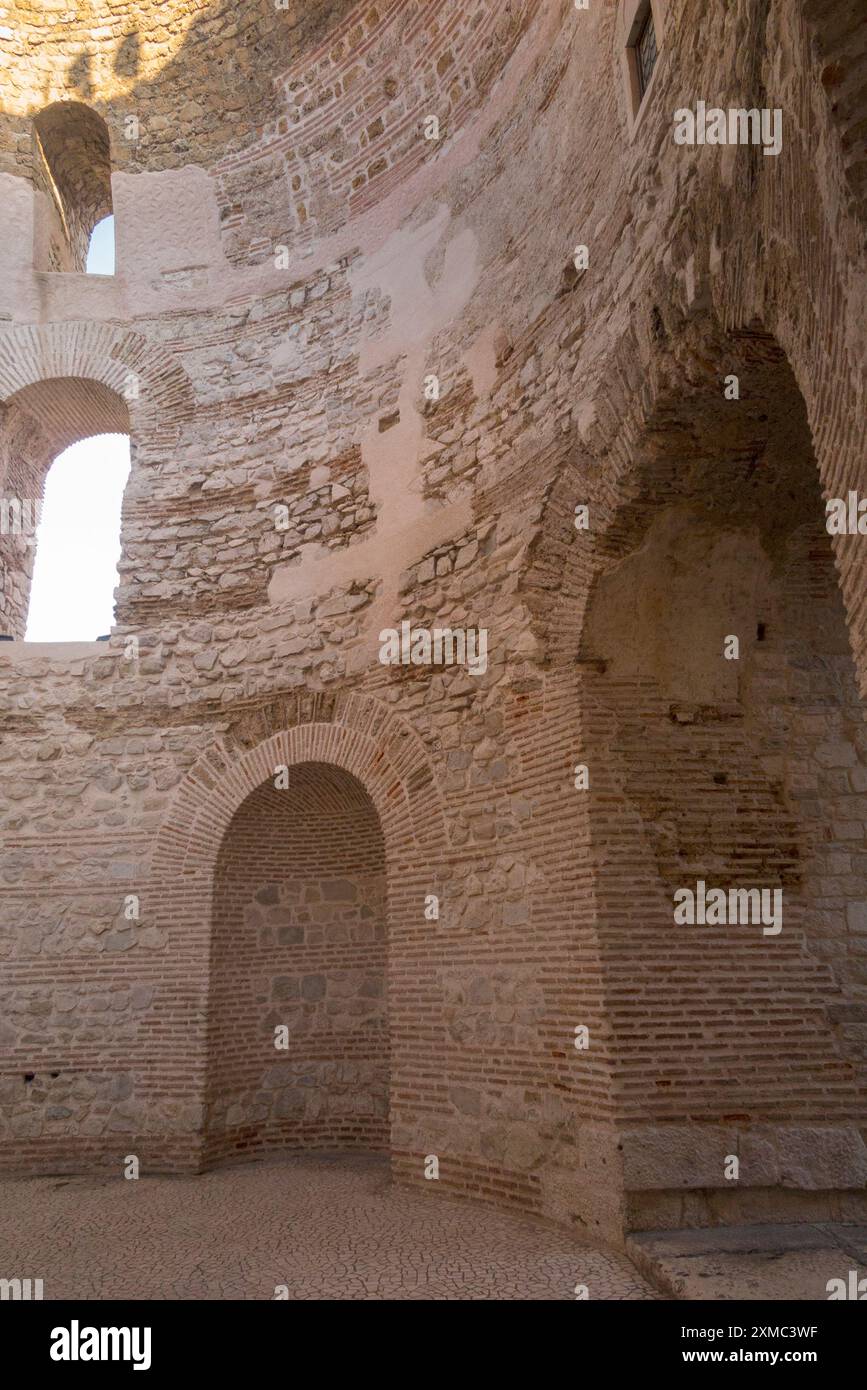 Interior / inside the Vestibule 'Vestibulum' of Diocletian's Palace ...